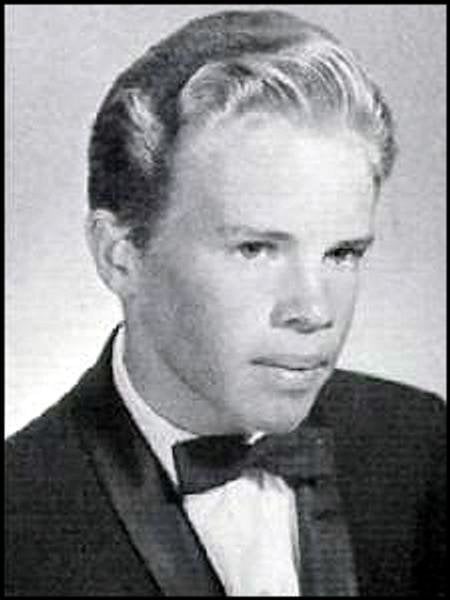 THE WALL OF FACES - Vietnam Veterans Memorial Fund