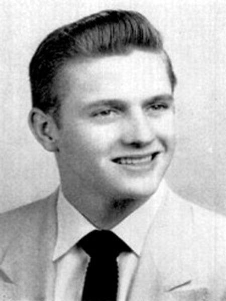 THE WALL OF FACES - Vietnam Veterans Memorial Fund