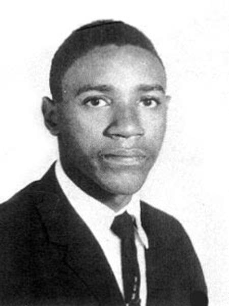 THE WALL OF FACES - Vietnam Veterans Memorial Fund